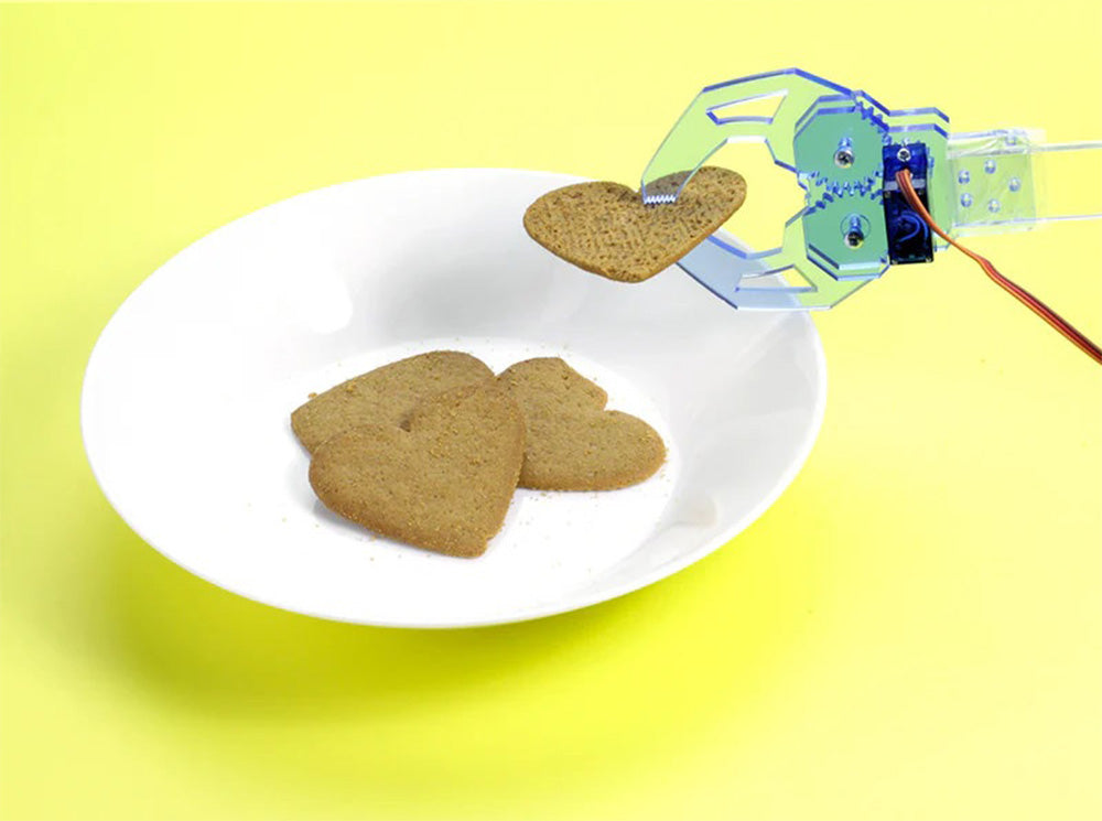 Getting to grips with the Kitronik Klaw, BBC micro:bit, and MakeCode ...